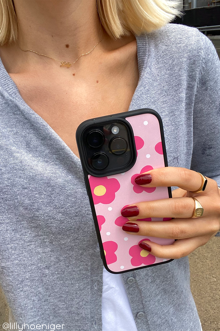 Cartoon Daisy iPhone case – Spikes and Seams